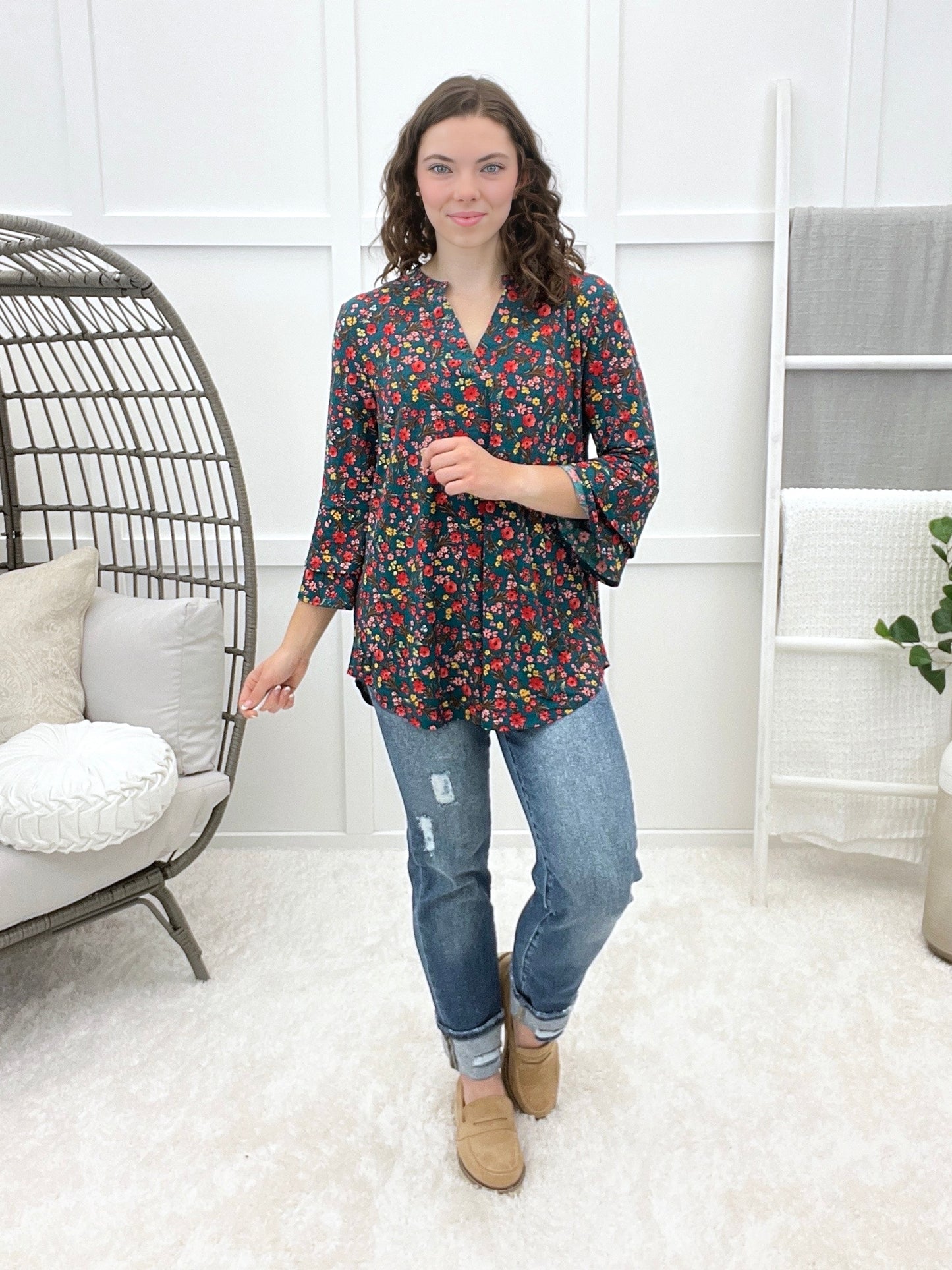 Dear Scarlett Soft Blossoms Lizzy Bell Sleeve Top – Mint Pineapple Boutique